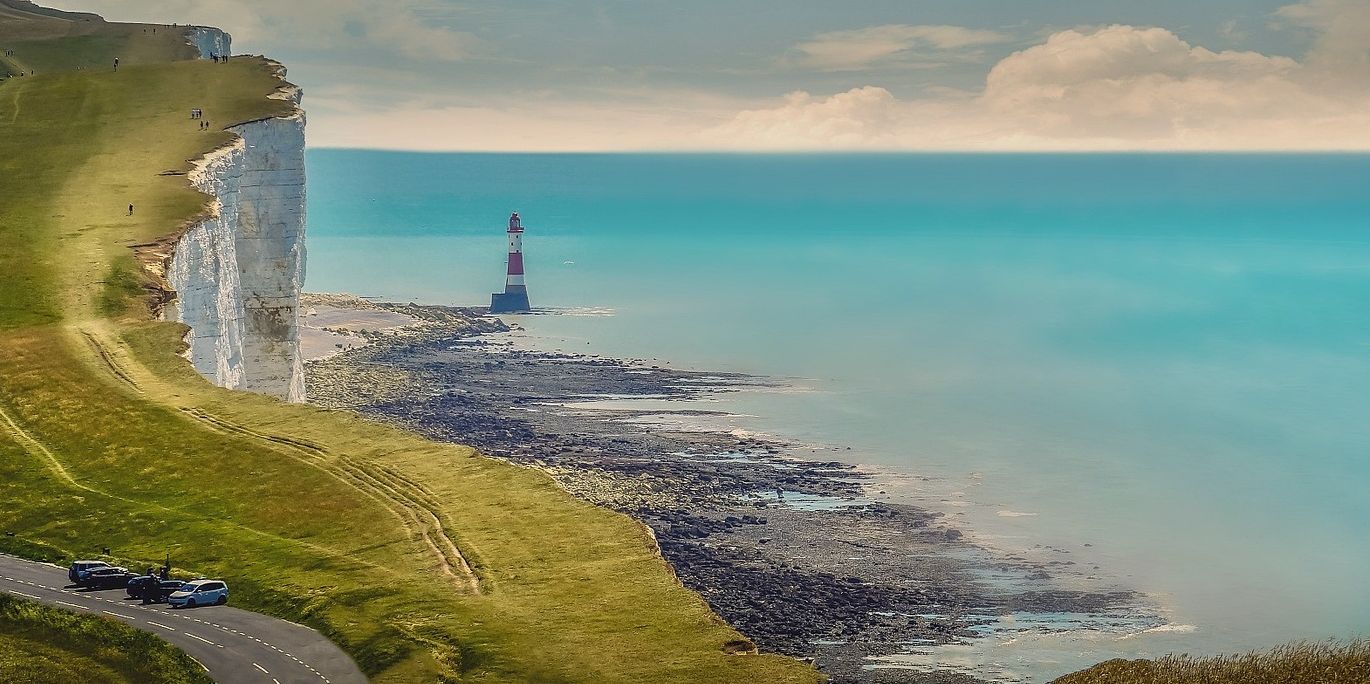 Best UK Sea View Cottages with Hot Tub