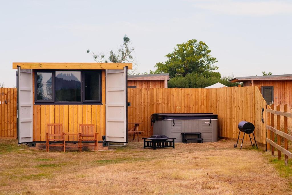 Perry's Paddock - Lodges With Hot Tubs