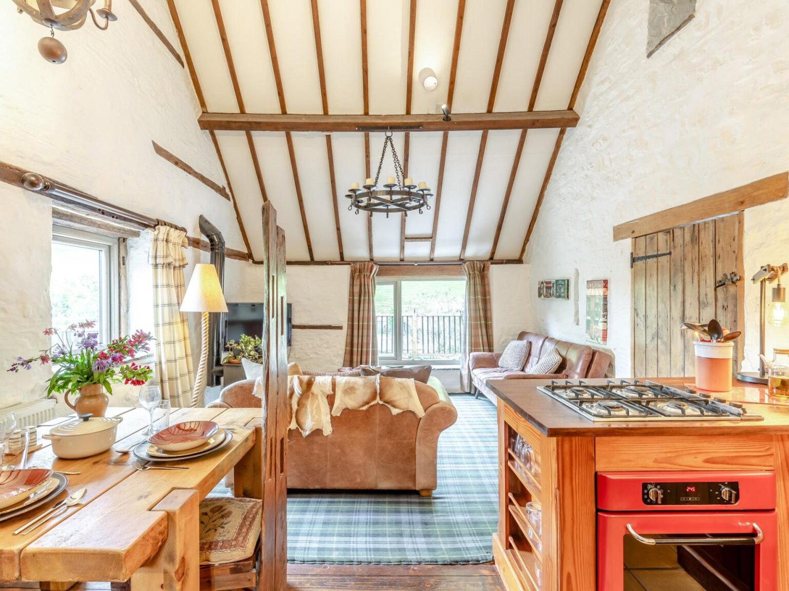 Exotic Animal Retreat - Forest of Dean - Lodges With Hot Tubs